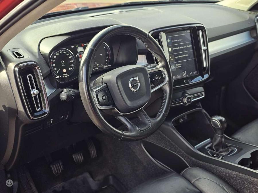 Красный Вольво XC40 2019 в Рокишкис, объемом двигателя 1.97 л и пробегом 300 тыс. км за 12400 €, фото 19 на AUTOMOTO.COM.LV