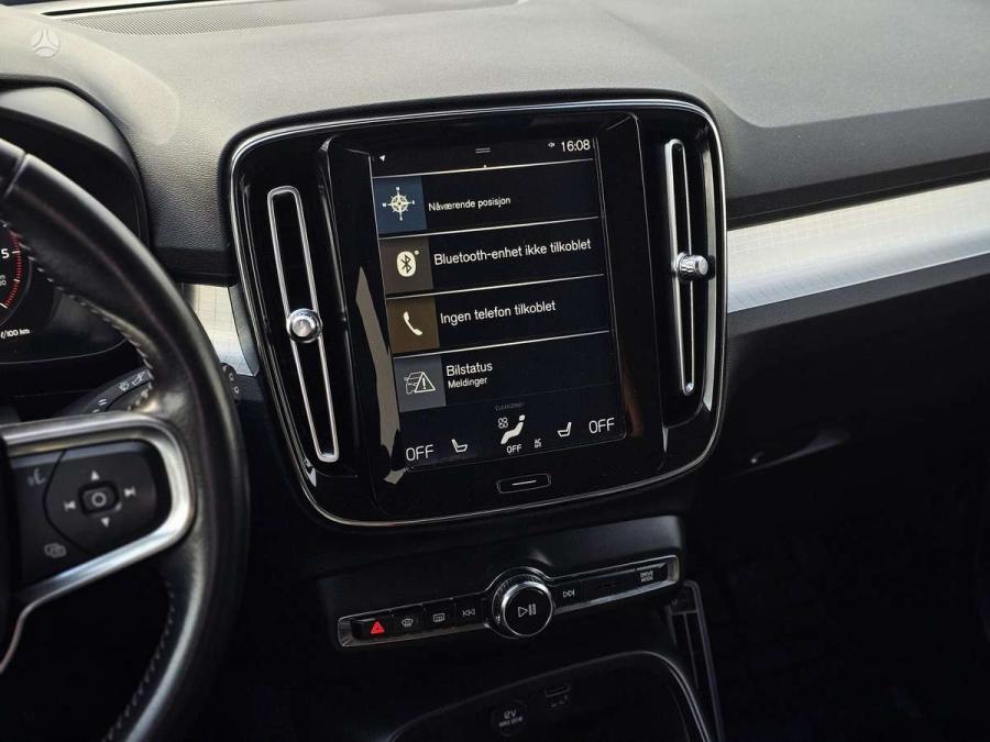 Красный Вольво XC40 2019 в Рокишкис, объемом двигателя 1.97 л и пробегом 300 тыс. км за 12400 €, фото 20 на AUTOMOTO.COM.LV