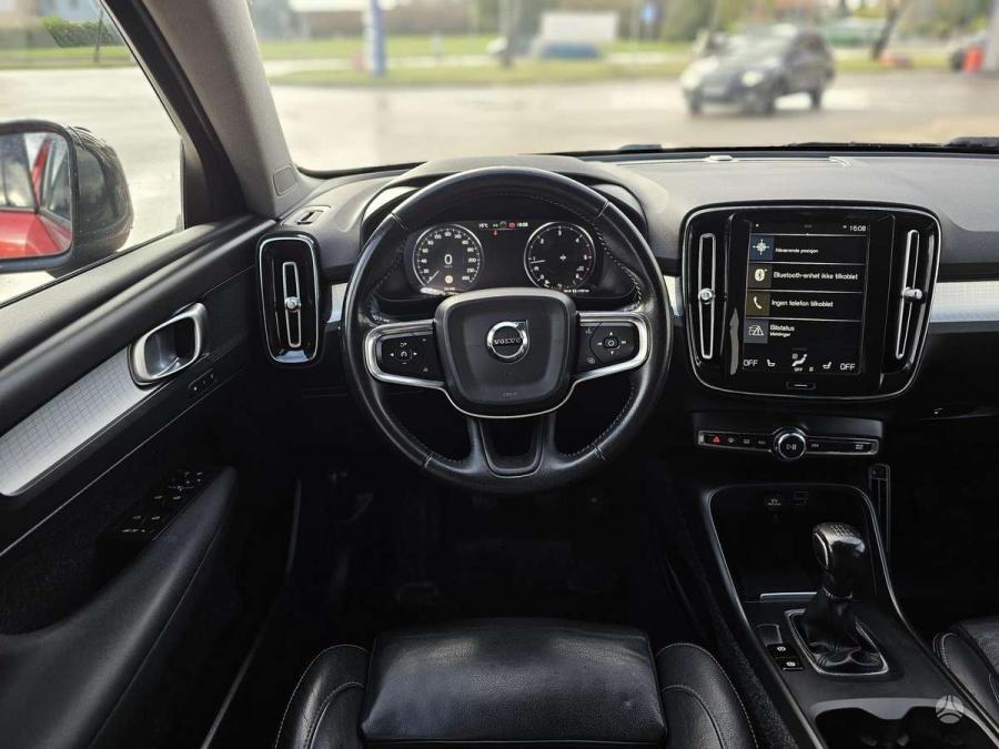 Красный Вольво XC40 2019 в Рокишкис, объемом двигателя 1.97 л и пробегом 300 тыс. км за 12400 €, фото 22 на AUTOMOTO.COM.LV