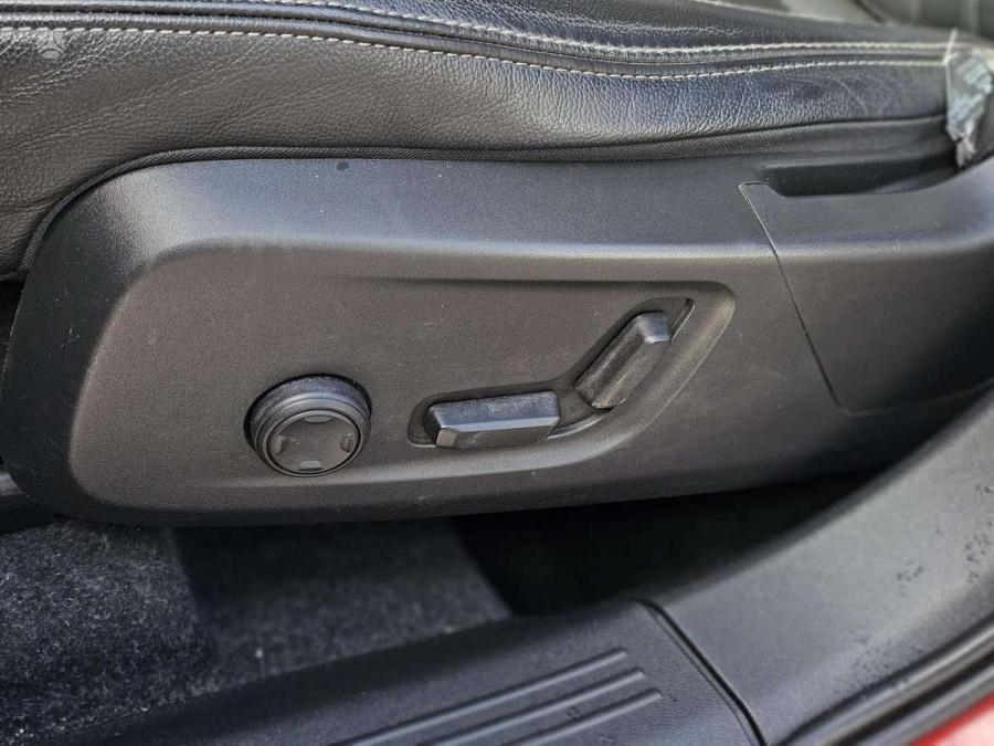 Красный Вольво XC40 2019 в Рокишкис, объемом двигателя 1.97 л и пробегом 300 тыс. км за 12400 €, фото 24 на AUTOMOTO.COM.LV