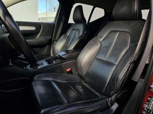 Красный Вольво XC40 2019 в Рокишкис, объемом двигателя 1.97 л и пробегом 300 тыс. км за 12400 €, фото 28 на AUTOMOTO.COM.LV