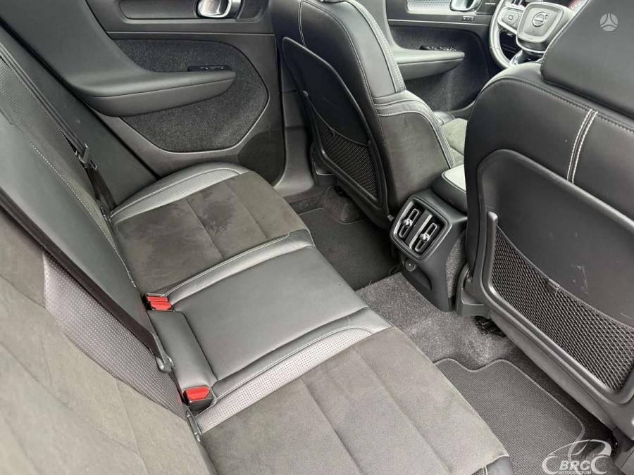 Красный Вольво XC40 2019 в Клайпеда, объемом двигателя 1.97 л и пробегом 77 тыс. км за 21500 €, фото 13 на AUTOMOTO.COM.LV