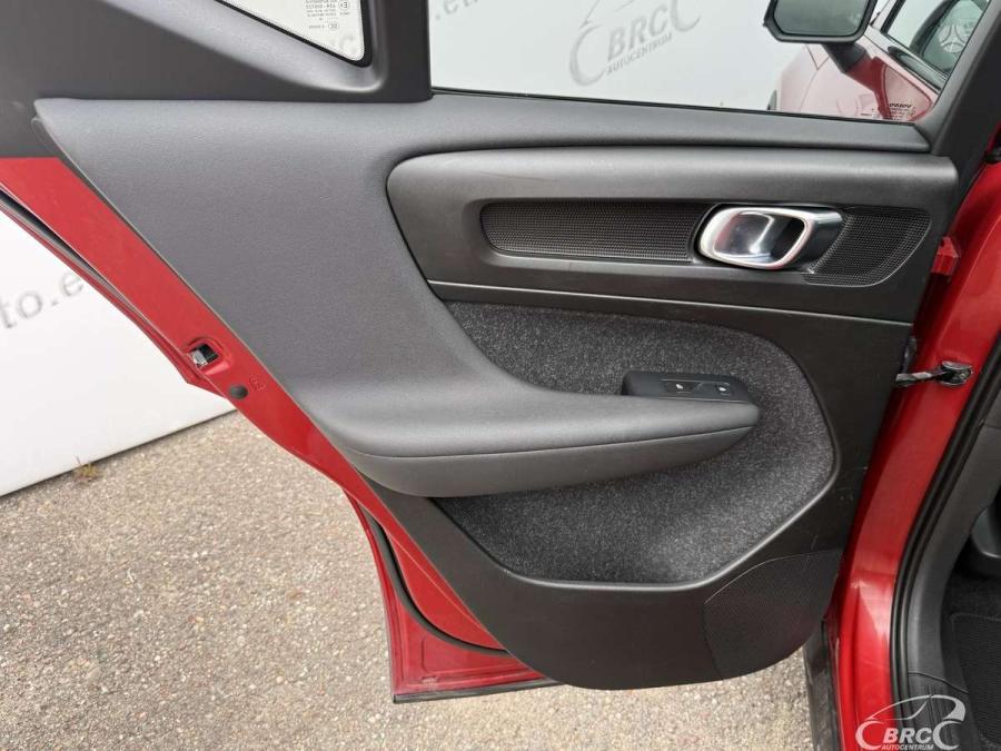 Красный Вольво XC40 2019 в Клайпеда, объемом двигателя 1.97 л и пробегом 77 тыс. км за 21500 €, фото 16 на AUTOMOTO.COM.LV