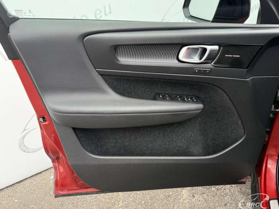 Красный Вольво XC40 2019 в Клайпеда, объемом двигателя 1.97 л и пробегом 77 тыс. км за 21500 €, фото 20 на AUTOMOTO.COM.LV