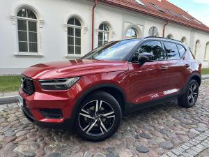 Sarkans Volvo XC40 2020 Kauņa, ar dzinēja tilpumu 1.97 L un nobraukumu 186 tūkst. km par 19490 €, foto  vietnē AUTOMOTO.COM.LV