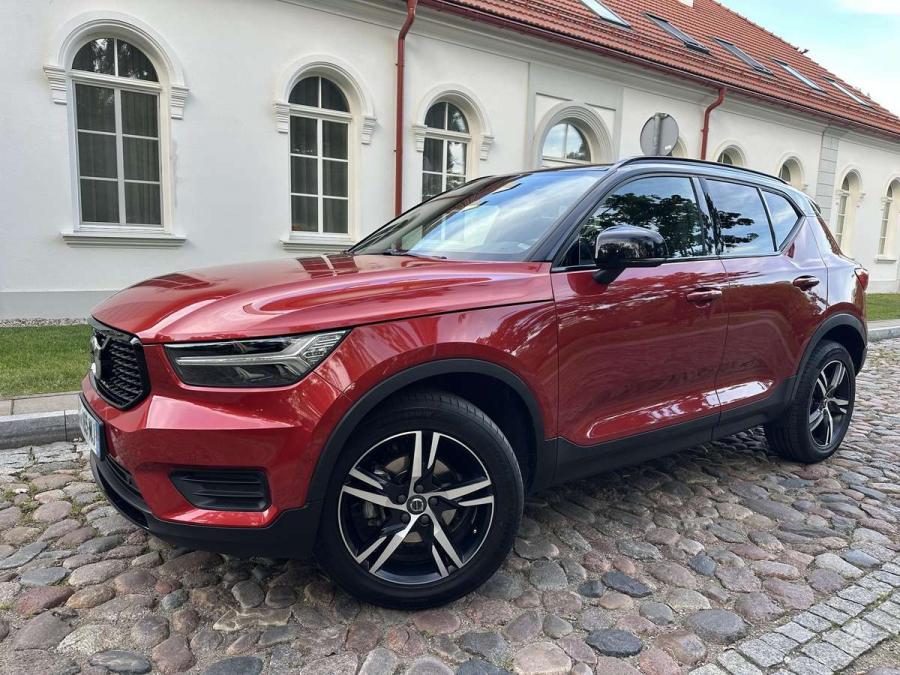 Sarkans Volvo XC40 2020 Kauņa, ar dzinēja tilpumu 1.97 L un nobraukumu 186 tūkst. km par 19490 €, foto 1 vietnē AUTOMOTO.COM.LV