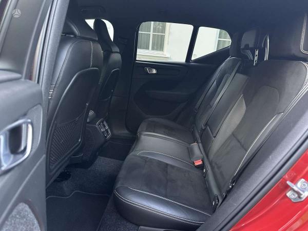 Red Volvo XC40 2020 in Kaunas, with an engine capacity of 1.97 L and mileage of 186 thousand km for 19490 €, photo 11 on AUTOMOTO.COM.LV
