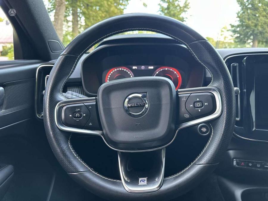 Sarkans Volvo XC40 2020 Kauņa, ar dzinēja tilpumu 1.97 L un nobraukumu 186 tūkst. km par 19490 €, foto 14 vietnē AUTOMOTO.COM.LV