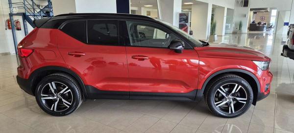 Volvo XC40 2020 Šauļi vietnē Sarkans Volvo XC40 2020 Šauļi, ar dzinēja tilpumu 1.97 L un nobraukumu 41 tūkst. km par 24900 €, foto 8 vietnē AUTOMOTO.COM.LV