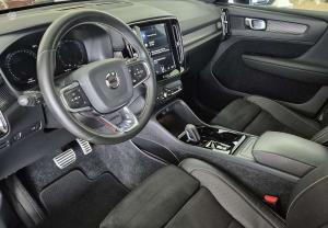 Red Volvo XC40 2020 in Siauliai, with an engine capacity of 1.97 L and mileage of 41 thousand km for 24900 €, photo 14 on AUTOMOTO.COM.LV