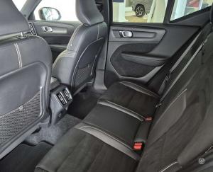 Red Volvo XC40 2020 in Siauliai, with an engine capacity of 1.97 L and mileage of 41 thousand km for 24900 €, photo 16 on AUTOMOTO.COM.LV