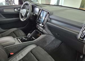 Red Volvo XC40 2020 in Siauliai, with an engine capacity of 1.97 L and mileage of 41 thousand km for 24900 €, photo 17 on AUTOMOTO.COM.LV