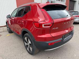 Красный Вольво XC40 2020 в Вильнюс, объемом двигателя 1.97 л и пробегом 79 тыс. км за 10999 €, фото 3 на AUTOMOTO.COM.LV