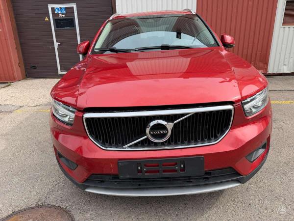 Red Volvo XC40 2020 in Vilnius, with an engine capacity of 1.97 L and mileage of 79 thousand km for 10999 €, photo 7 on AUTOMOTO.COM.LV