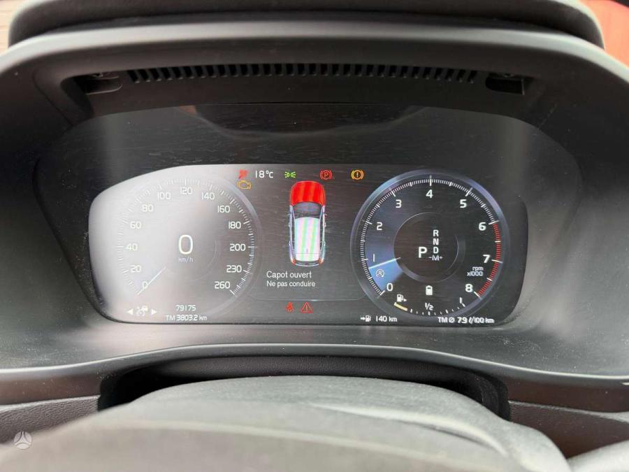 Красный Вольво XC40 2020 в Вильнюс, объемом двигателя 1.97 л и пробегом 79 тыс. км за 10999 €, фото 16 на AUTOMOTO.COM.LV