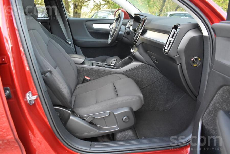 Sarkans Volvo XC40 2020 Kuldīga, ar dzinēja tilpumu 1.50 L un nobraukumu 0 tūkst. km par 24790 €, foto 6 vietnē AUTOMOTO.COM.LV