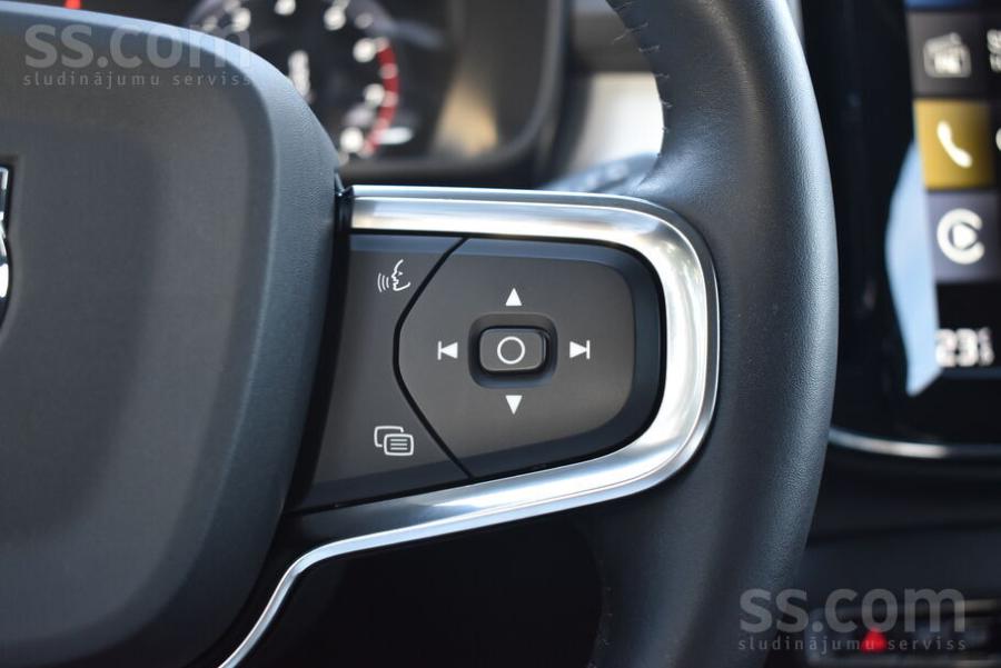 Sarkans Volvo XC40 2020 Kuldīga, ar dzinēja tilpumu 1.50 L un nobraukumu 0 tūkst. km par 24790 €, foto 19 vietnē AUTOMOTO.COM.LV