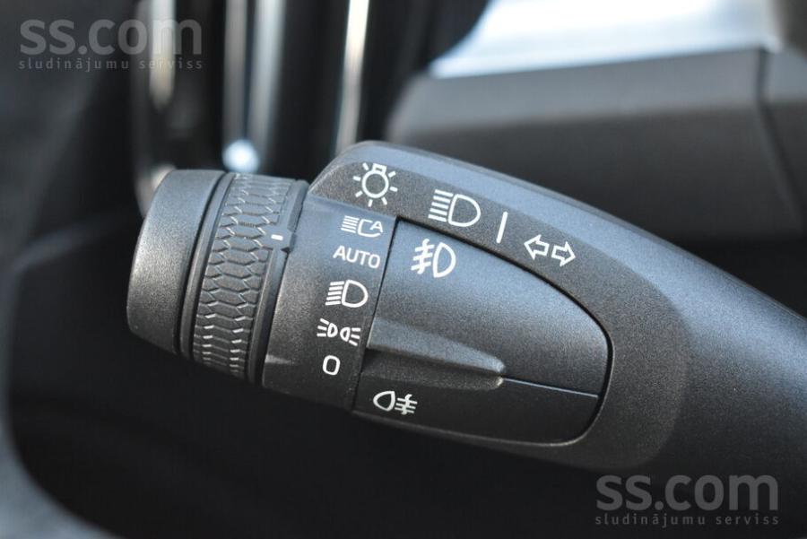 Sarkans Volvo XC40 2020 Kuldīga, ar dzinēja tilpumu 1.50 L un nobraukumu 0 tūkst. km par 24790 €, foto 21 vietnē AUTOMOTO.COM.LV