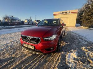 Red Volvo XC40 2021 in Marijampole, with an engine capacity of 0.00 L and mileage of 41 thousand km for 24999 €, photo 2 on AUTOMOTO.COM.LV