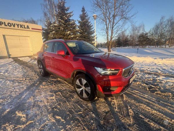 Red Volvo XC40 2021 in Marijampole, with an engine capacity of 0.00 L and mileage of 41 thousand km for 24999 €, photo 4 on AUTOMOTO.COM.LV