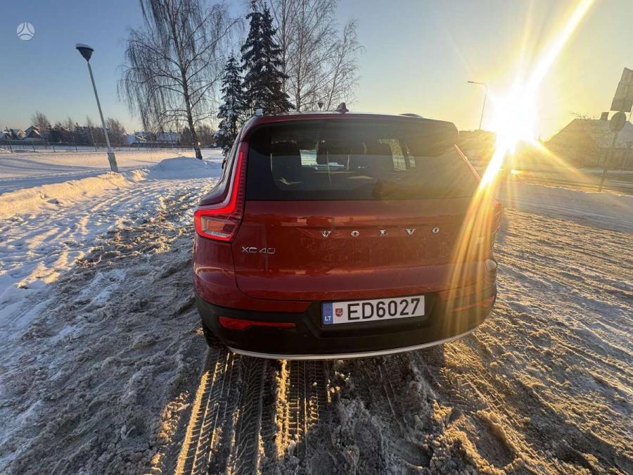 Red Volvo XC40 2021 in Marijampole, with an engine capacity of 0.00 L and mileage of 41 thousand km for 24999 €, photo 11 on AUTOMOTO.COM.LV