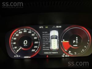 Sarkans Volvo XC40 2021 Rīga, ar dzinēja tilpumu 1.50 L un nobraukumu 106 tūkst. km par 25900 €, foto 3 vietnē AUTOMOTO.COM.LV