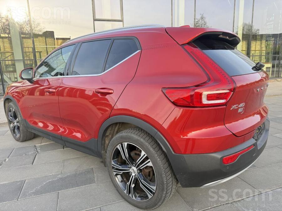 Sarkans Volvo XC40 2021 Rīga, ar dzinēja tilpumu 1.50 L un nobraukumu 106 tūkst. km par 25900 €, foto 15 vietnē AUTOMOTO.COM.LV