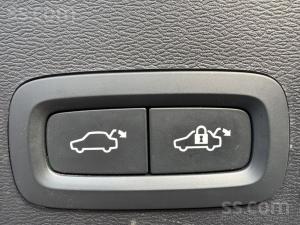 Sarkans Volvo XC40 2021 Rīga, ar dzinēja tilpumu 1.50 L un nobraukumu 106 tūkst. km par 25900 €, foto 33 vietnē AUTOMOTO.COM.LV
