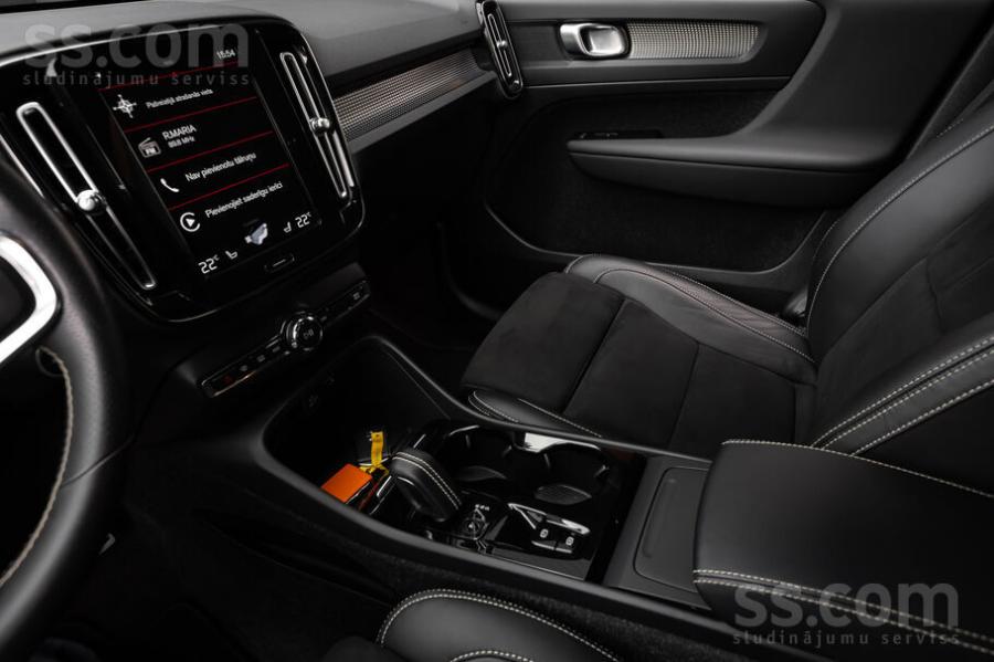 Sarkans Volvo XC40 2021 Jelgava, ar dzinēja tilpumu 1.50 L un nobraukumu 0 tūkst. km par 19750 €, foto 15 vietnē AUTOMOTO.COM.LV