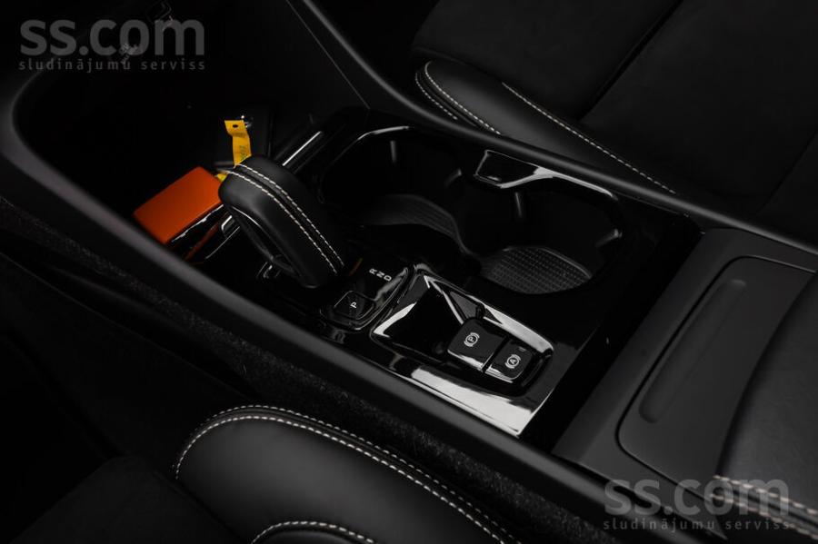 Sarkans Volvo XC40 2021 Jelgava, ar dzinēja tilpumu 1.50 L un nobraukumu 0 tūkst. km par 19750 €, foto 16 vietnē AUTOMOTO.COM.LV