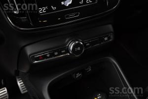 Sarkans Volvo XC40 2021 Jelgava, ar dzinēja tilpumu 1.50 L un nobraukumu 0 tūkst. km par 19750 €, foto 17 vietnē AUTOMOTO.COM.LV