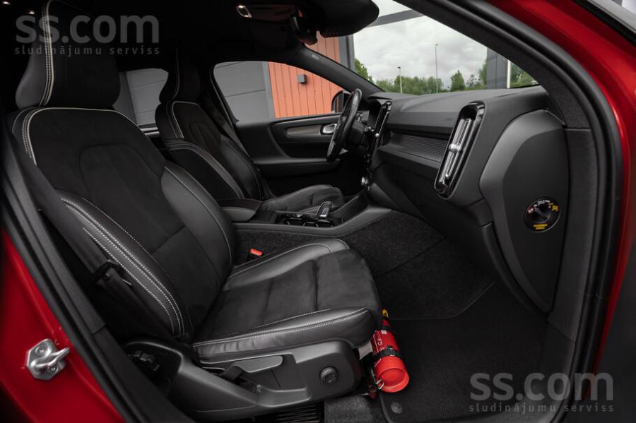 Sarkans Volvo XC40 2021 Jelgava, ar dzinēja tilpumu 1.50 L un nobraukumu 0 tūkst. km par 19750 €, foto 29 vietnē AUTOMOTO.COM.LV