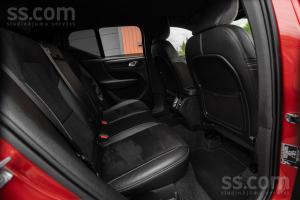 Sarkans Volvo XC40 2021 Jelgava, ar dzinēja tilpumu 1.50 L un nobraukumu 0 tūkst. km par 19750 €, foto 30 vietnē AUTOMOTO.COM.LV
