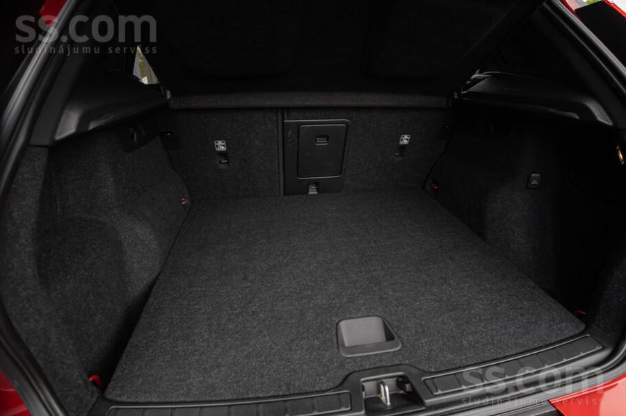 Sarkans Volvo XC40 2021 Jelgava, ar dzinēja tilpumu 1.50 L un nobraukumu 0 tūkst. km par 19750 €, foto 31 vietnē AUTOMOTO.COM.LV