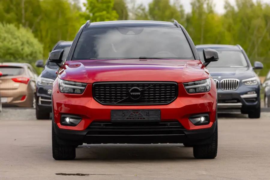 Красный Вольво XC40 2021 в Елгава, объемом двигателя 1.50 л и пробегом 196 тыс. км за 19750 €, фото 4 на AUTOMOTO.COM.LV