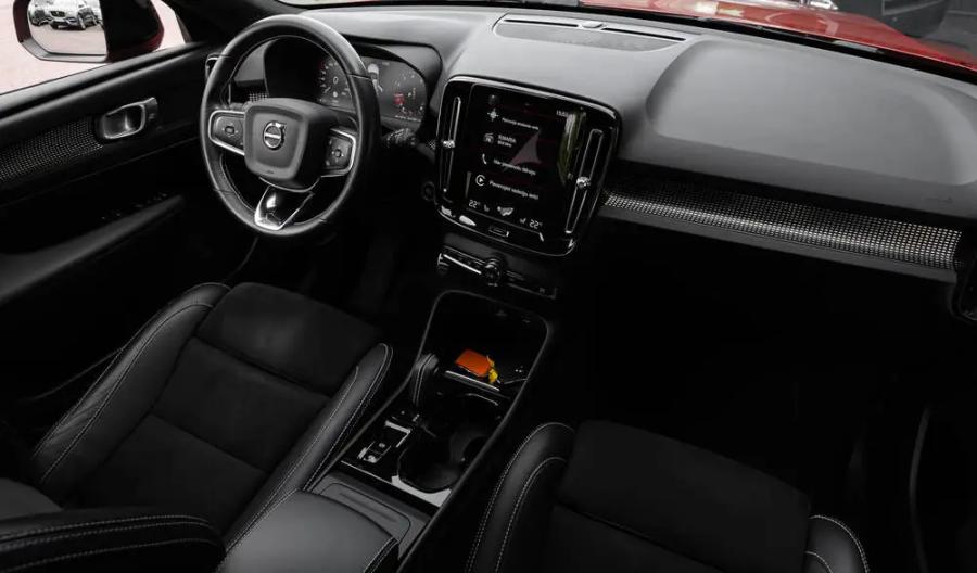 Красный Вольво XC40 2021 в Елгава, объемом двигателя 1.50 л и пробегом 196 тыс. км за 19750 €, фото 12 на AUTOMOTO.COM.LV