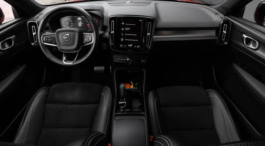 Красный Вольво XC40 2021 в Елгава, объемом двигателя 1.50 л и пробегом 196 тыс. км за 19750 €, фото 13 на AUTOMOTO.COM.LV