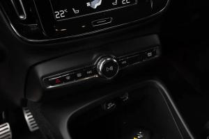 Красный Вольво XC40 2021 в Елгава, объемом двигателя 1.50 л и пробегом 196 тыс. км за 19750 €, фото 17 на AUTOMOTO.COM.LV