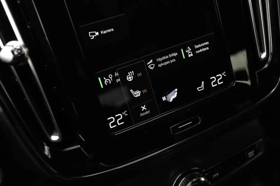 Красный Вольво XC40 2021 в Елгава, объемом двигателя 1.50 л и пробегом 196 тыс. км за 19750 €, фото 21 на AUTOMOTO.COM.LV