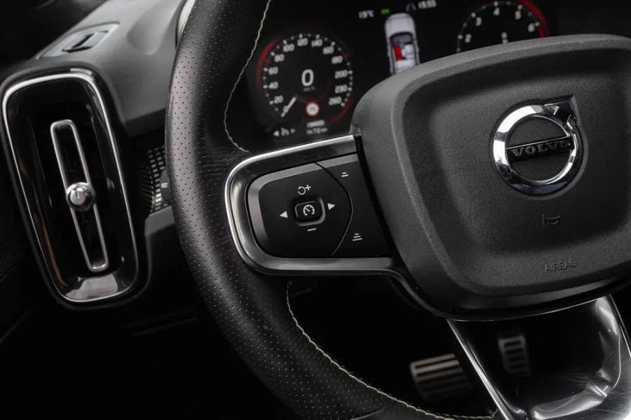 Красный Вольво XC40 2021 в Елгава, объемом двигателя 1.50 л и пробегом 196 тыс. км за 19750 €, фото 26 на AUTOMOTO.COM.LV