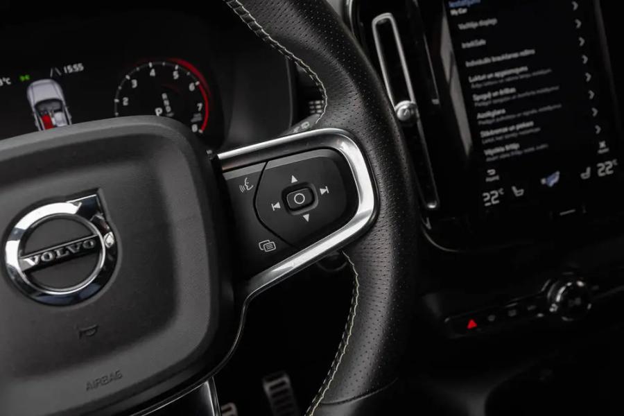 Красный Вольво XC40 2021 в Елгава, объемом двигателя 1.50 л и пробегом 196 тыс. км за 19750 €, фото 27 на AUTOMOTO.COM.LV
