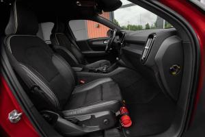 Красный Вольво XC40 2021 в Елгава, объемом двигателя 1.50 л и пробегом 196 тыс. км за 19750 €, фото 29 на AUTOMOTO.COM.LV