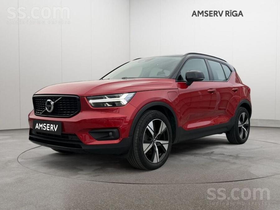Красный Вольво XC40 2021 в Рига, объемом двигателя 1.50 л и пробегом 136 тыс. км за 23900 €, фото 1 на AUTOMOTO.COM.LV