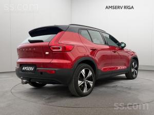 Красный Вольво XC40 2021 в Рига, объемом двигателя 1.50 л и пробегом 136 тыс. км за 23900 €, фото 3 на AUTOMOTO.COM.LV