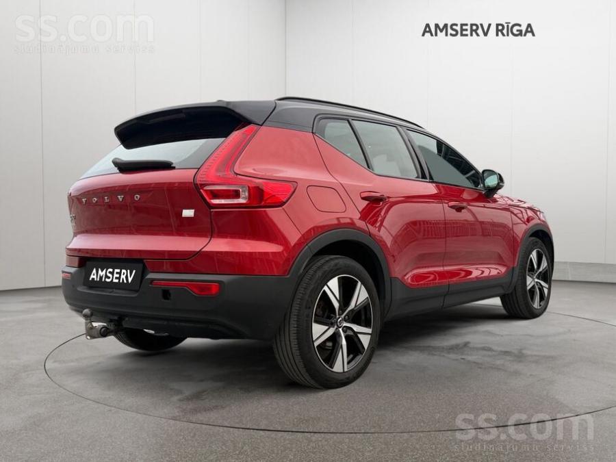 Красный Вольво XC40 2021 в Рига, объемом двигателя 1.50 л и пробегом 136 тыс. км за 23900 €, фото 3 на AUTOMOTO.COM.LV