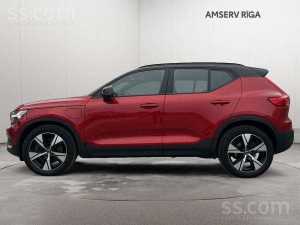 Red Volvo XC40 2021 in Riga, with an engine capacity of 1.50 L and mileage of 136 thousand km for 23900 €, photo 4 on AUTOMOTO.COM.LV