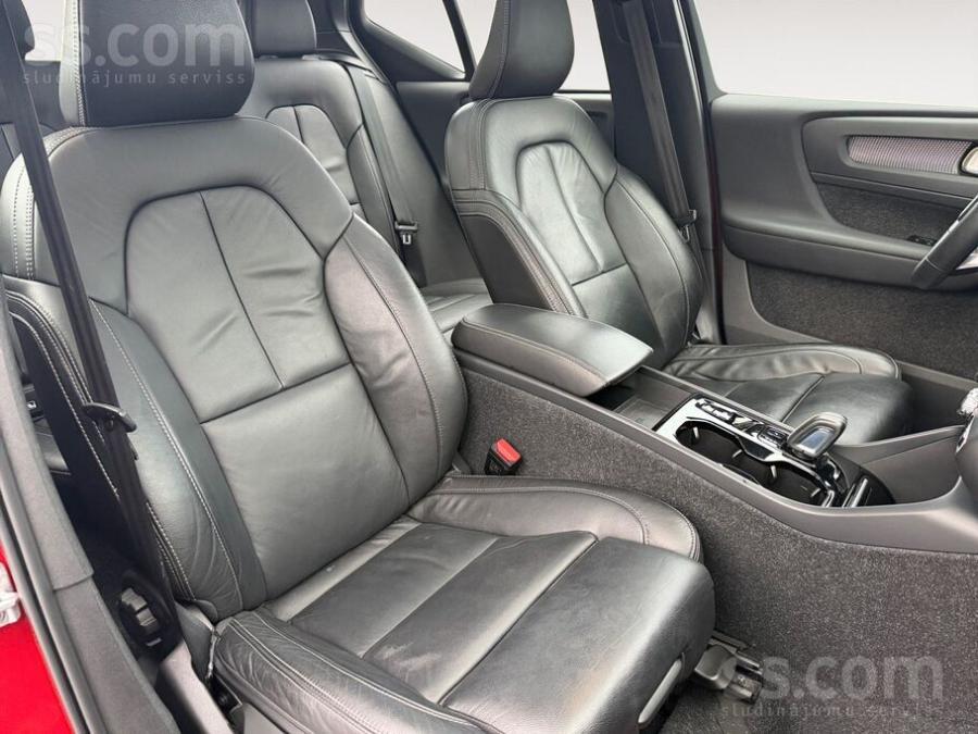 Красный Вольво XC40 2021 в Рига, объемом двигателя 1.50 л и пробегом 136 тыс. км за 23900 €, фото 7 на AUTOMOTO.COM.LV