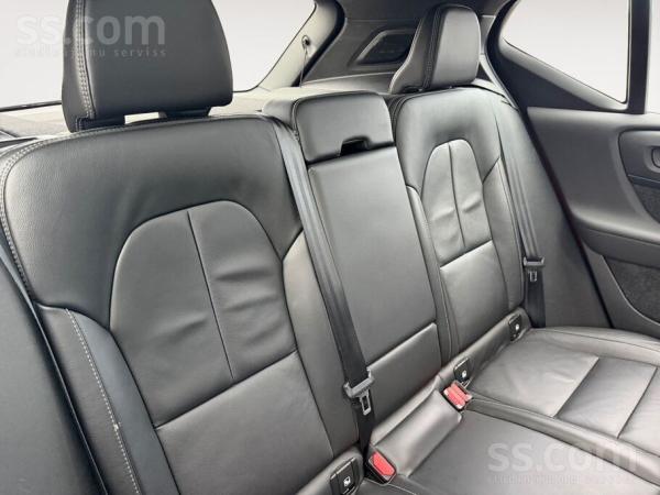 Red Volvo XC40 2021 in Riga, with an engine capacity of 1.50 L and mileage of 136 thousand km for 23900 €, photo 8 on AUTOMOTO.COM.LV