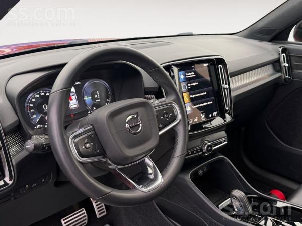 Red Volvo XC40 2021 in Riga, with an engine capacity of 1.50 L and mileage of 136 thousand km for 23900 €, photo 10 on AUTOMOTO.COM.LV