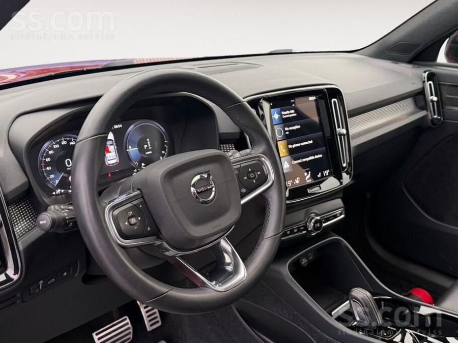 Красный Вольво XC40 2021 в Рига, объемом двигателя 1.50 л и пробегом 136 тыс. км за 23900 €, фото 10 на AUTOMOTO.COM.LV